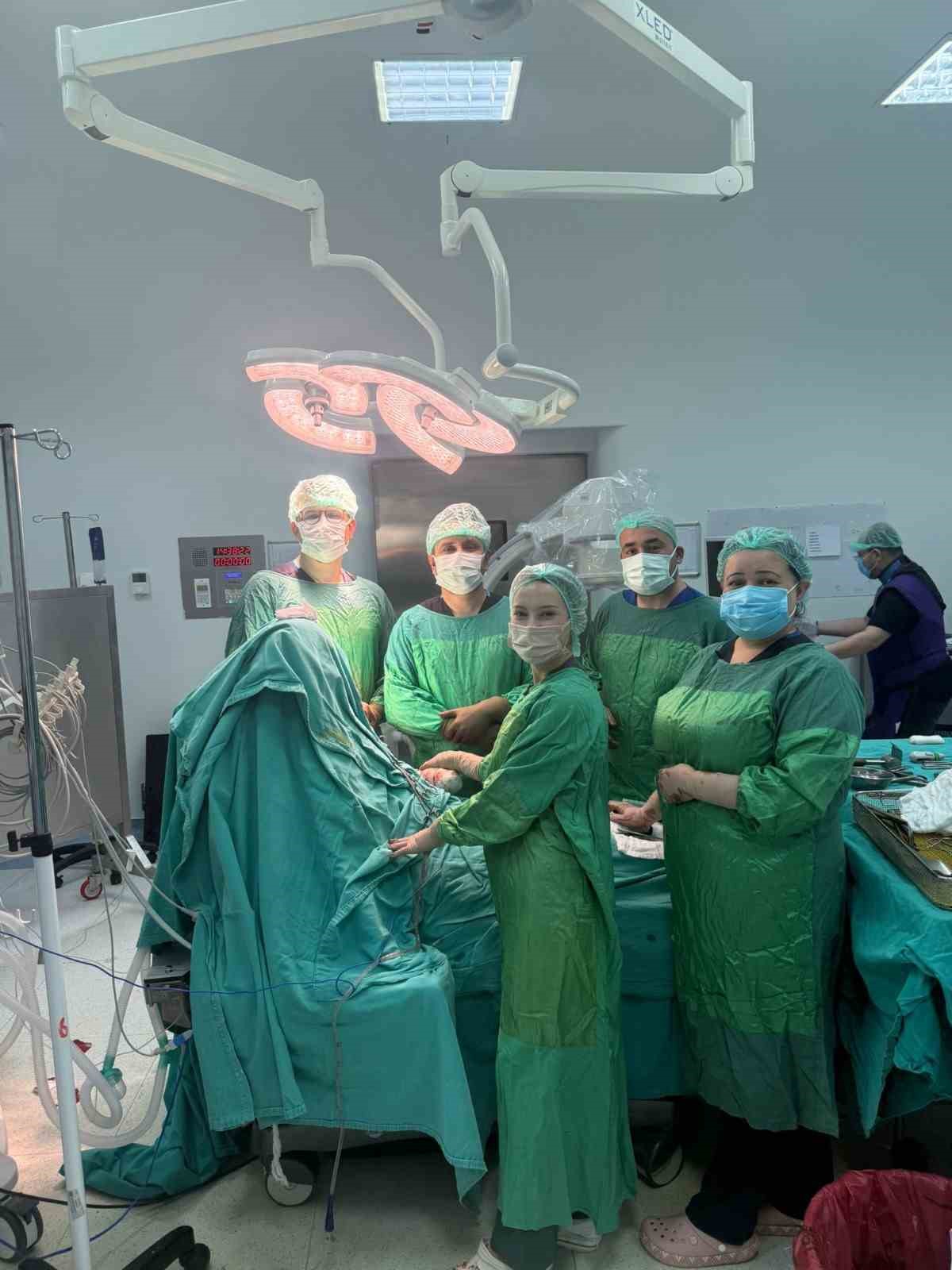 Balıkesir’de ilk defa latarjet omuz ameliyatı gerçekleştirildi ...